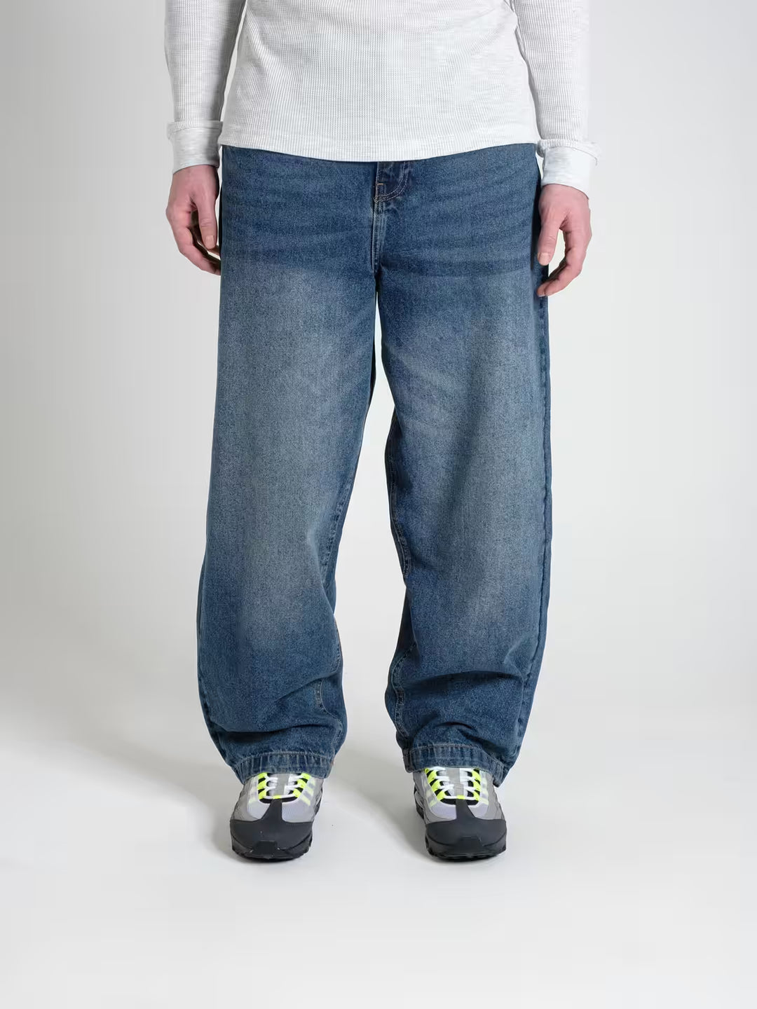 Baggy Jeans Style Guide for Men: Fits, Washes, and Outfit Ideas – Baggys.uk